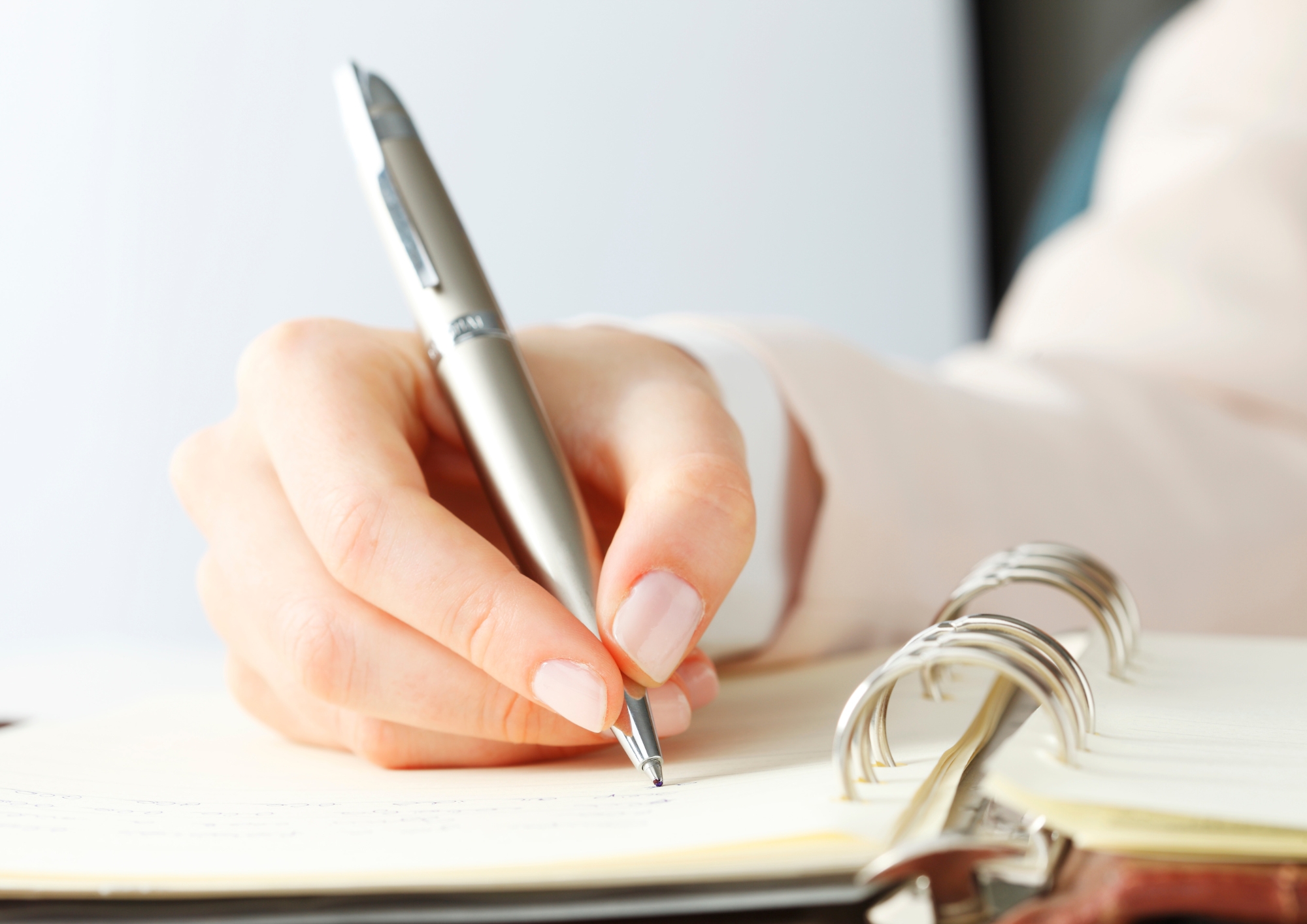 やめたくてもやめられない…お酒との付き合い方を変えるための6つのコツ | 脚やせ専門ボディメイクB-CHERISH